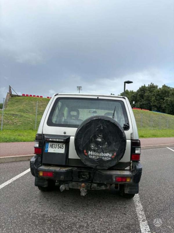 Zils Mitsubishi Pajero 1996 Panevēža, ar dzinēja tilpumu 2.48 L un nobraukumu 176 tūkst. km par 1750 €, foto 2 vietnē AUTOMOTO.COM.LV