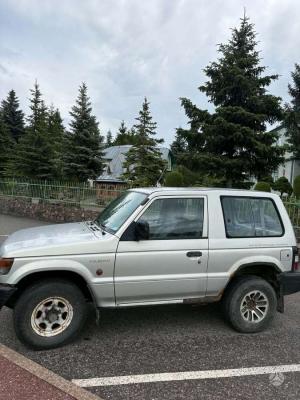 Zils Mitsubishi Pajero 1996 Panevēža, ar dzinēja tilpumu 2.48 L un nobraukumu 176 tūkst. km par 1750 €, foto 4 vietnē AUTOMOTO.COM.LV