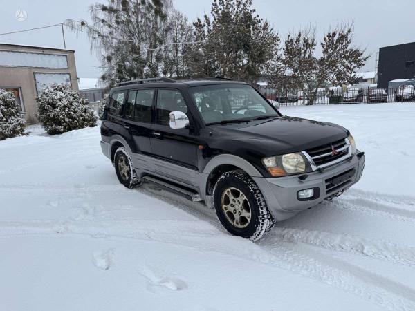 Zils Mitsubishi Pajero 2000 Kauņa, ar dzinēja tilpumu 3.20 L un nobraukumu 400 tūkst. km par 2650 €, foto 1 vietnē AUTOMOTO.COM.LV
