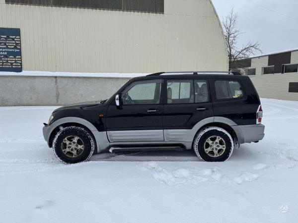 Zils Mitsubishi Pajero 2000 Kauņa, ar dzinēja tilpumu 3.20 L un nobraukumu 400 tūkst. km par 2650 €, foto 7 vietnē AUTOMOTO.COM.LV
