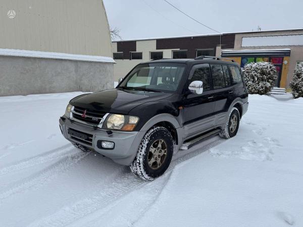 Zils Mitsubishi Pajero 2000 Kauņa, ar dzinēja tilpumu 3.20 L un nobraukumu 400 tūkst. km par 2650 €, foto 8 vietnē AUTOMOTO.COM.LV