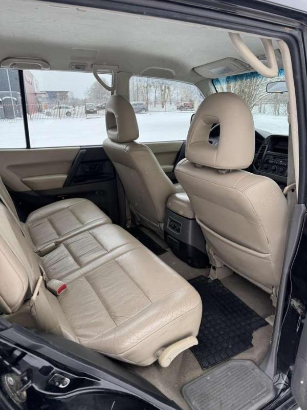 Zils Mitsubishi Pajero 2000 Kauņa, ar dzinēja tilpumu 3.20 L un nobraukumu 400 tūkst. km par 2650 €, foto 10 vietnē AUTOMOTO.COM.LV