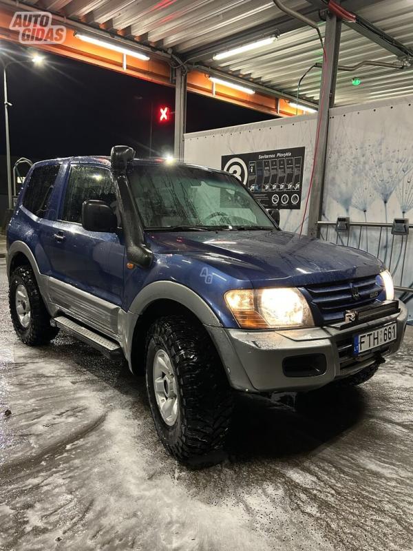 Blue Mitsubishi Pajero 2000 in Kaunas, with an engine capacity of 3.20 L and mileage of 242 thousand km for 5000 €, photo 2 on AUTOMOTO.COM.LV