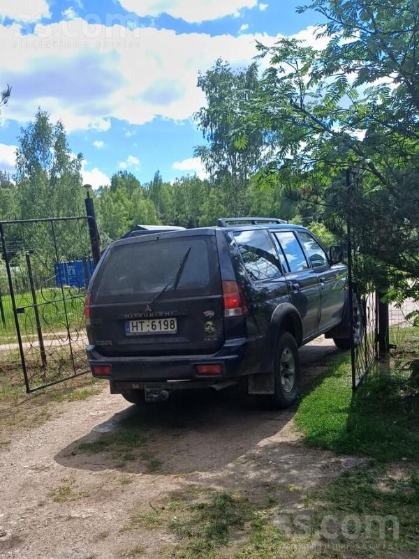 Blue Mitsubishi Pajero 2000 in Daugavpils, with an engine capacity of 2.50 L and mileage of 440 thousand km for 1500 €, photo 3 on AUTOMOTO.COM.LV