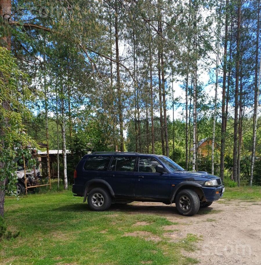 Zils Mitsubishi Pajero 2000 Daugavpils, ar dzinēja tilpumu 2.50 L un nobraukumu 440 tūkst. km par 1500 €, foto 1 vietnē AUTOMOTO.COM.LV