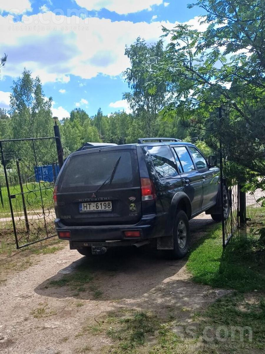Zils Mitsubishi Pajero 2000 Daugavpils, ar dzinēja tilpumu 2.50 L un nobraukumu 440 tūkst. km par 1500 €, foto 4 vietnē AUTOMOTO.COM.LV