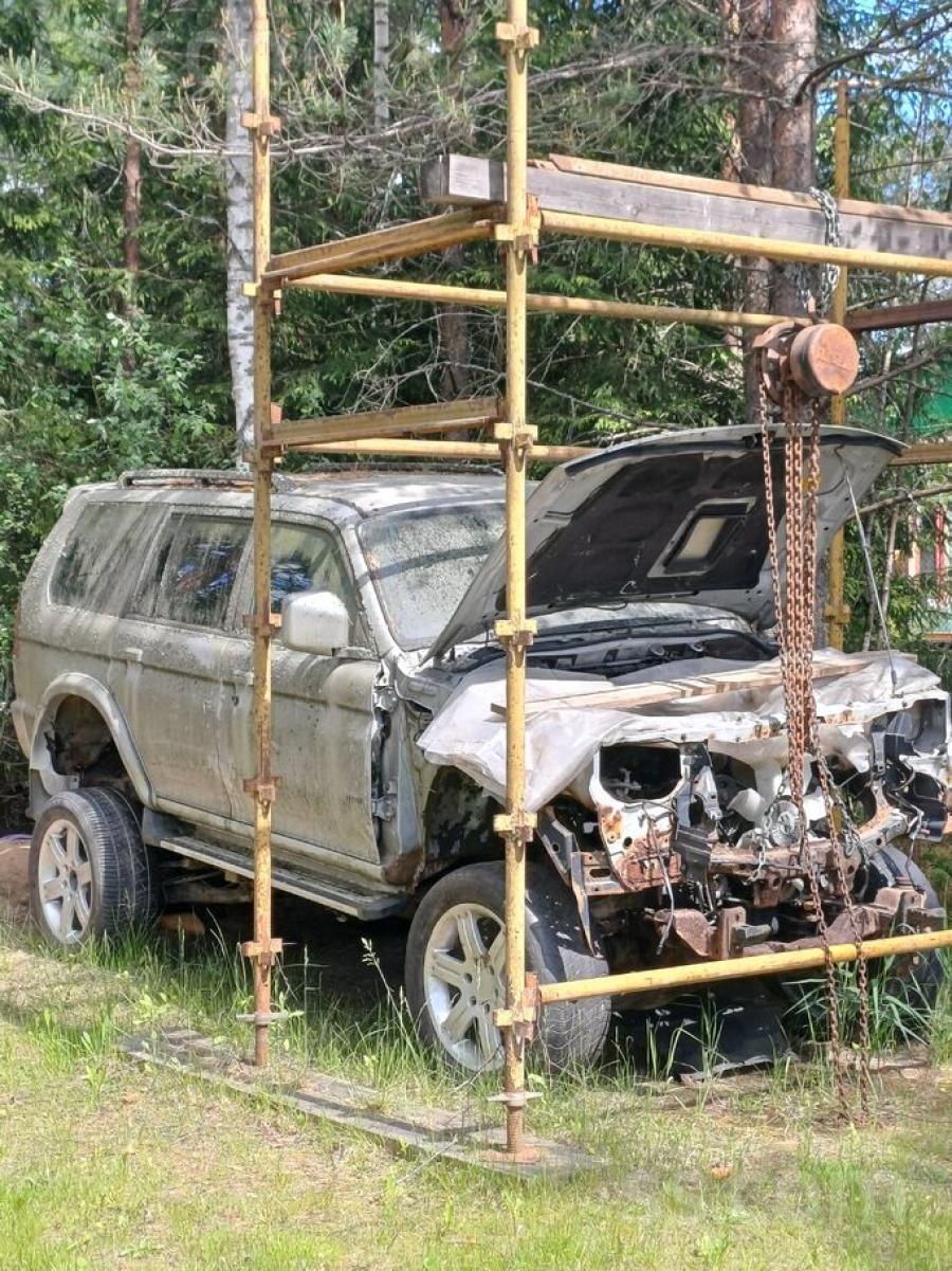 Zils Mitsubishi Pajero 2000 Daugavpils, ar dzinēja tilpumu 2.50 L un nobraukumu 440 tūkst. km par 1500 €, foto 5 vietnē AUTOMOTO.COM.LV