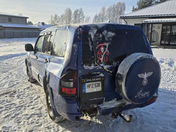 Zils Mitsubishi Pajero 2001 Šauļi, ar dzinēja tilpumu 3.20 L un nobraukumu 305 tūkst. km par 1550 €, foto 4 vietnē AUTOMOTO.COM.LV