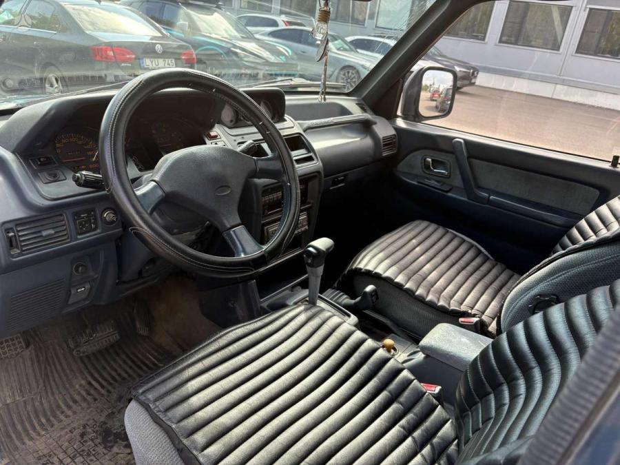 Zils Mitsubishi Pajero 2001 Viļņa, ar dzinēja tilpumu 2.48 L un nobraukumu 180 tūkst. km par 3200 €, foto 9 vietnē AUTOMOTO.COM.LV