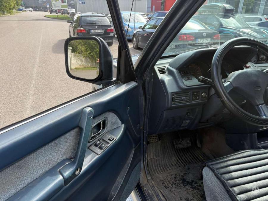 Zils Mitsubishi Pajero 2001 Viļņa, ar dzinēja tilpumu 2.48 L un nobraukumu 180 tūkst. km par 3200 €, foto 10 vietnē AUTOMOTO.COM.LV