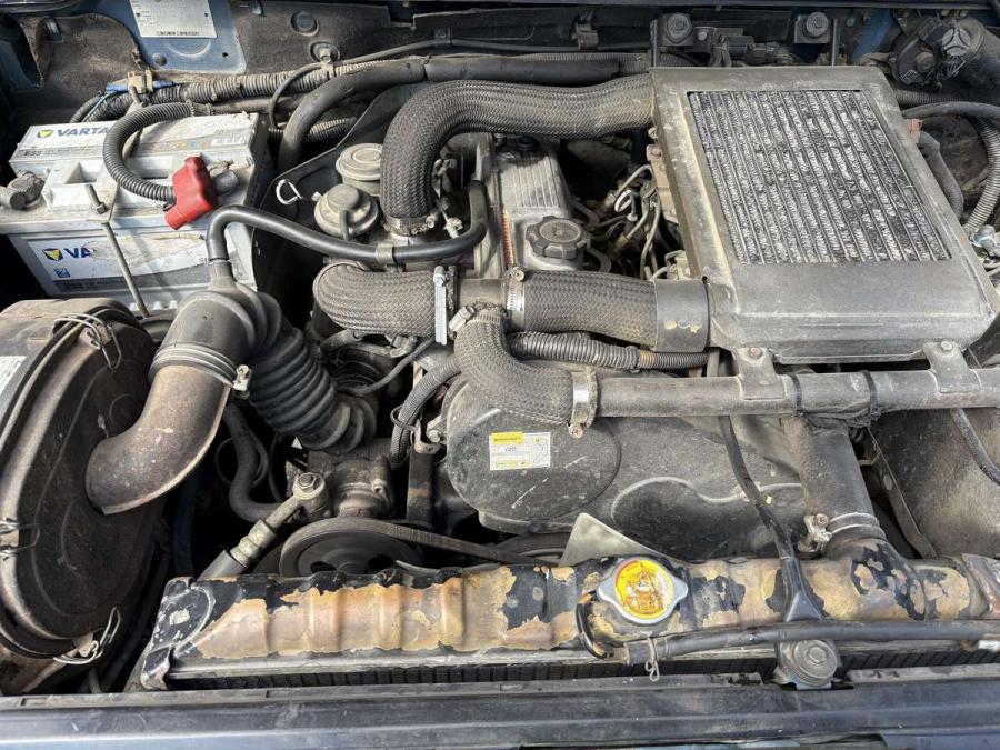 Zils Mitsubishi Pajero 2001 Viļņa, ar dzinēja tilpumu 2.48 L un nobraukumu 180 tūkst. km par 3200 €, foto 12 vietnē AUTOMOTO.COM.LV