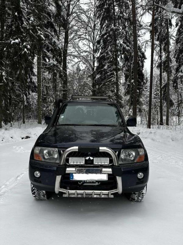 Zils Mitsubishi Pajero 2005 Plungė, ar dzinēja tilpumu 3.20 L un nobraukumu 282 tūkst. km par 7200 €, foto 5 vietnē AUTOMOTO.COM.LV