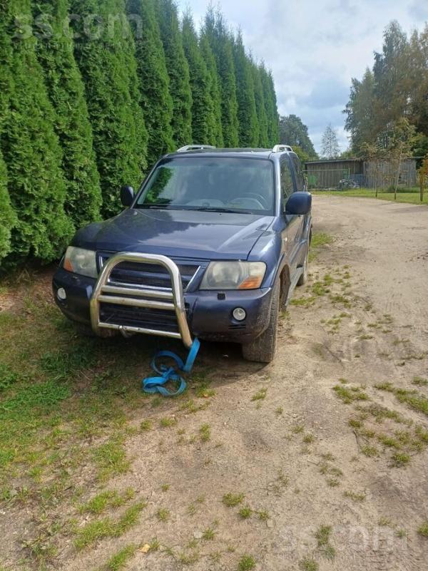 Zils Mitsubishi Pajero 2005 Madona, ar dzinēja tilpumu 3.20 L un nobraukumu 322 tūkst. km par 2000 €, foto 1 vietnē AUTOMOTO.COM.LV