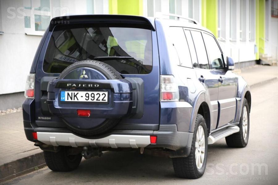 Blue Mitsubishi Pajero 2007 in Riga, with an engine capacity of 3.20 L and mileage of 0 thousand km for 6995 €, photo 6 on AUTOMOTO.COM.LV