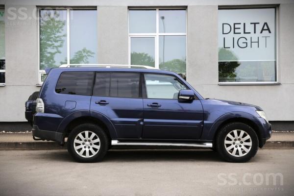 Zils Mitsubishi Pajero 2007 Rīga, ar dzinēja tilpumu 3.20 L un nobraukumu 0 tūkst. km par 6995 €, foto 3 vietnē AUTOMOTO.COM.LV
