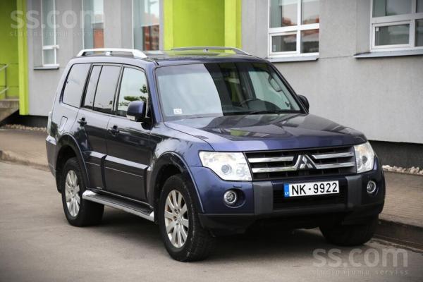 Zils Mitsubishi Pajero 2007 Rīga, ar dzinēja tilpumu 3.20 L un nobraukumu 0 tūkst. km par 6995 €, foto 4 vietnē AUTOMOTO.COM.LV