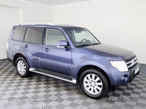 Zils Mitsubishi Pajero 2007 Tallina, ar dzinēja tilpumu 3.20 L un nobraukumu 279 tūkst. km par 5499 €, foto  vietnē AUTOMOTO.COM.LV