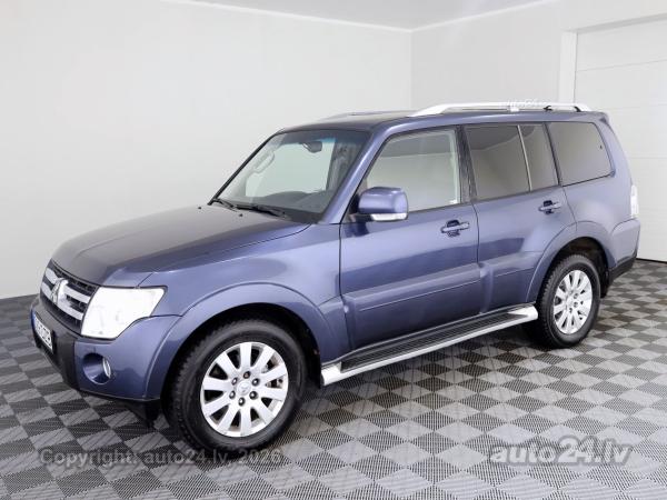 Blue Mitsubishi Pajero 2007 in Tallinn, with an engine capacity of 3.20 L and mileage of 279 thousand km for 5499 €, photo 2 on AUTOMOTO.COM.LV