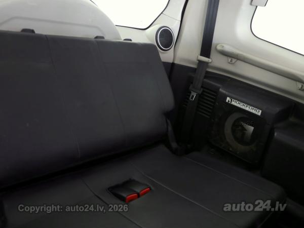 Blue Mitsubishi Pajero 2007 in Tallinn, with an engine capacity of 3.20 L and mileage of 279 thousand km for 5499 €, photo 8 on AUTOMOTO.COM.LV