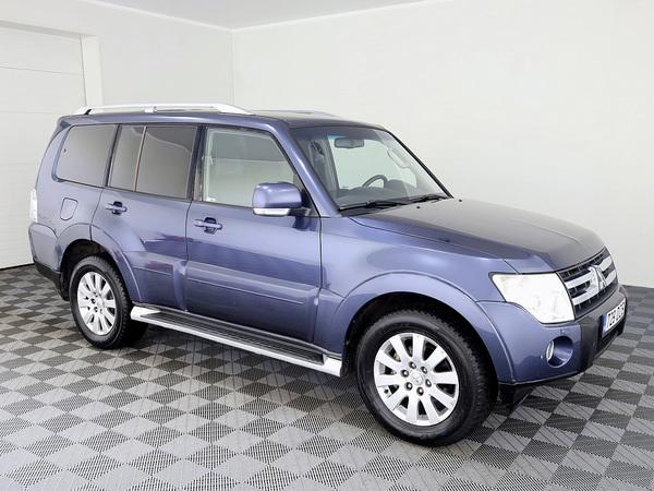 Zils Mitsubishi Pajero 2007 Tallina, ar dzinēja tilpumu 3.20 L un nobraukumu 279 tūkst. km par 5199 €, foto 1 vietnē AUTOMOTO.COM.LV