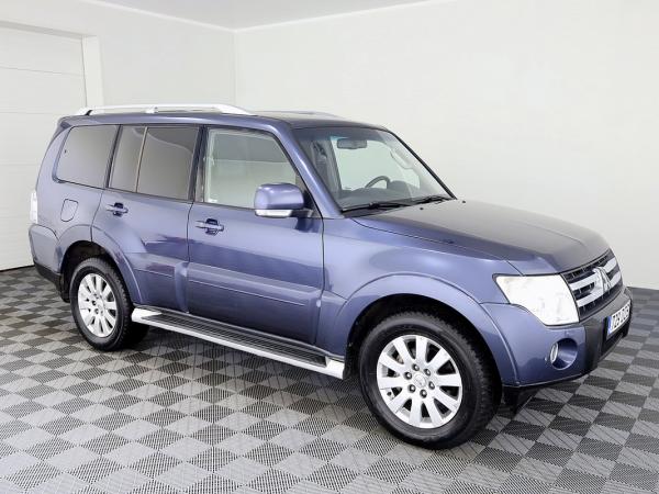 Zils Mitsubishi Pajero 2007 Tallina, ar dzinēja tilpumu 3.20 L un nobraukumu 279 tūkst. km par 5199 €, foto 9 vietnē AUTOMOTO.COM.LV