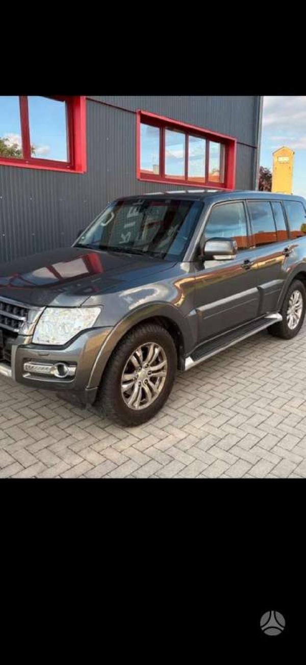 Zils Mitsubishi Pajero 2014 Šauļi, ar dzinēja tilpumu 3.20 L un nobraukumu 252 tūkst. km par 7350 €, foto 3 vietnē AUTOMOTO.COM.LV