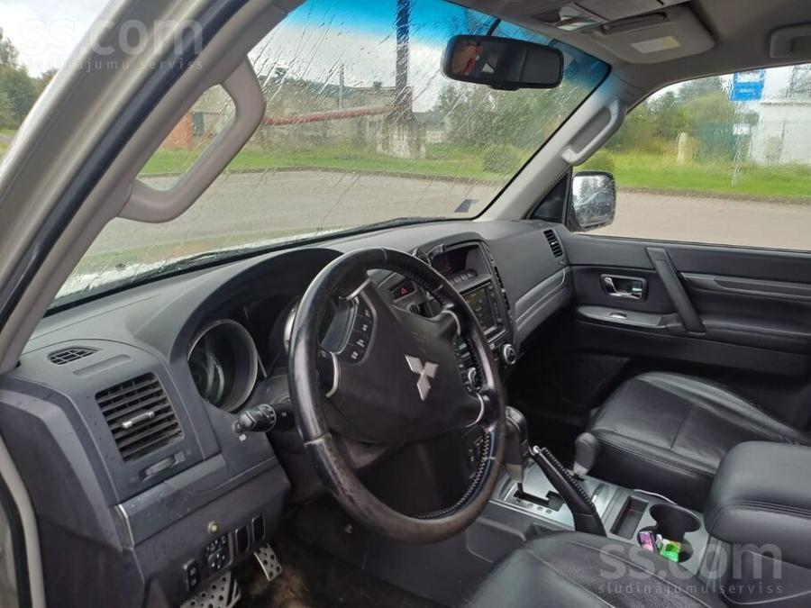 Brūns Mitsubishi Pajero 2008 Tukums, ar dzinēja tilpumu 3.20 L un nobraukumu 350 tūkst. km par 7000 €, foto 4 vietnē AUTOMOTO.COM.LV