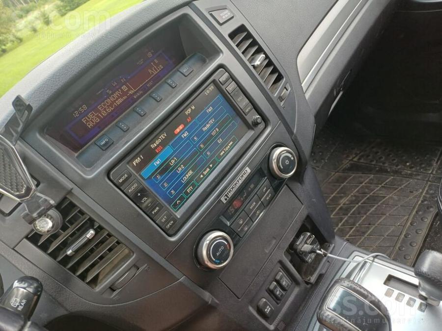 Brūns Mitsubishi Pajero 2008 Tukums, ar dzinēja tilpumu 3.20 L un nobraukumu 350 tūkst. km par 7000 €, foto 5 vietnē AUTOMOTO.COM.LV