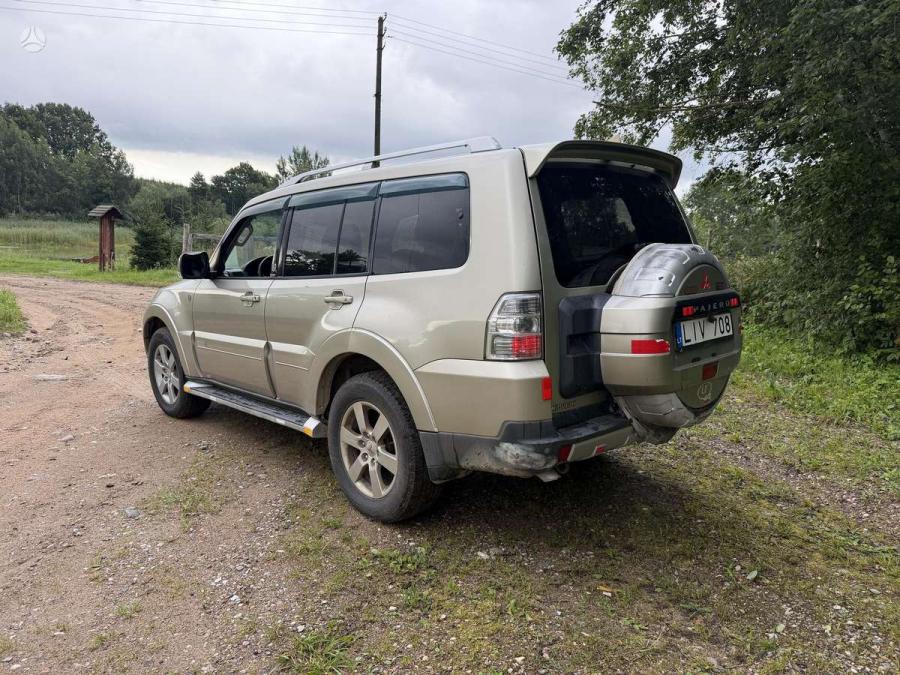 Brūns Mitsubishi Pajero 2008 Šalčininkai, ar dzinēja tilpumu 3.20 L un nobraukumu 420 tūkst. km par 3999 €, foto 1 vietnē AUTOMOTO.COM.LV