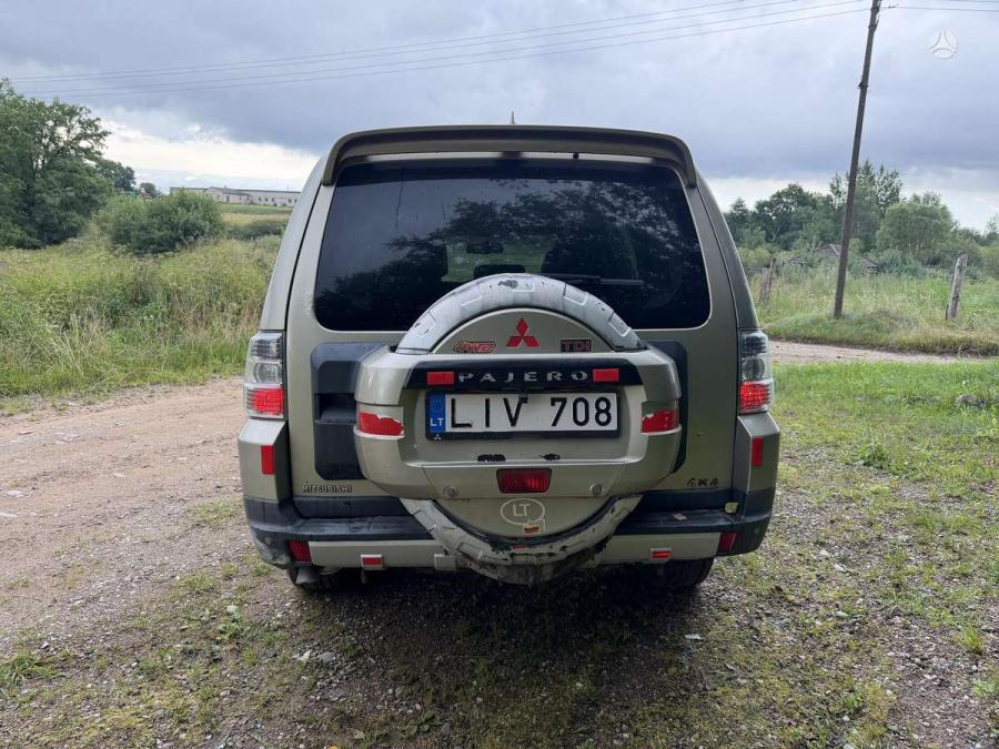 Brūns Mitsubishi Pajero 2008 Šalčininkai, ar dzinēja tilpumu 3.20 L un nobraukumu 420 tūkst. km par 3999 €, foto 3 vietnē AUTOMOTO.COM.LV