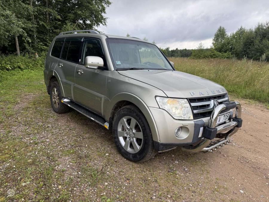 Brūns Mitsubishi Pajero 2008 Šalčininkai, ar dzinēja tilpumu 3.20 L un nobraukumu 420 tūkst. km par 3999 €, foto 5 vietnē AUTOMOTO.COM.LV