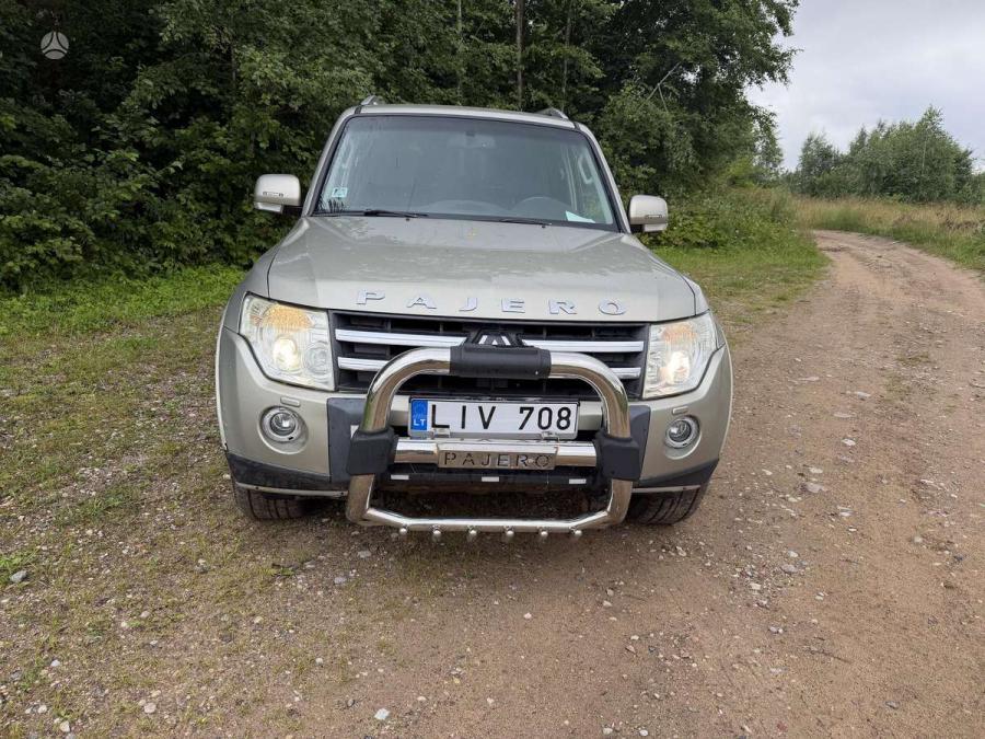 Brūns Mitsubishi Pajero 2008 Šalčininkai, ar dzinēja tilpumu 3.20 L un nobraukumu 420 tūkst. km par 3999 €, foto 6 vietnē AUTOMOTO.COM.LV