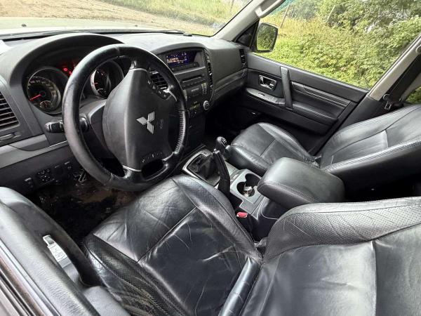 Brūns Mitsubishi Pajero 2008 Šalčininkai, ar dzinēja tilpumu 3.20 L un nobraukumu 420 tūkst. km par 3999 €, foto 7 vietnē AUTOMOTO.COM.LV