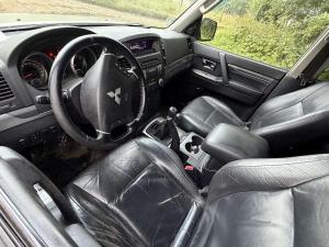 Brūns Mitsubishi Pajero 2008 Šalčininkai, ar dzinēja tilpumu 3.20 L un nobraukumu 420 tūkst. km par 3999 €, foto 8 vietnē AUTOMOTO.COM.LV