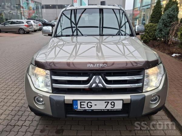 Brūns Mitsubishi Pajero 2009 Rīga, ar dzinēja tilpumu 3.20 L un nobraukumu 192 tūkst. km par 7400 €, foto 2 vietnē AUTOMOTO.COM.LV