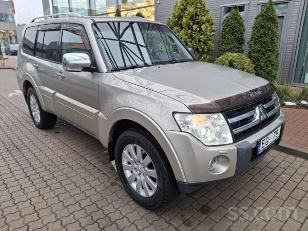 Brūns Mitsubishi Pajero 2009 Rīga, ar dzinēja tilpumu 3.20 L un nobraukumu 192 tūkst. km par 7400 €, foto 3 vietnē AUTOMOTO.COM.LV