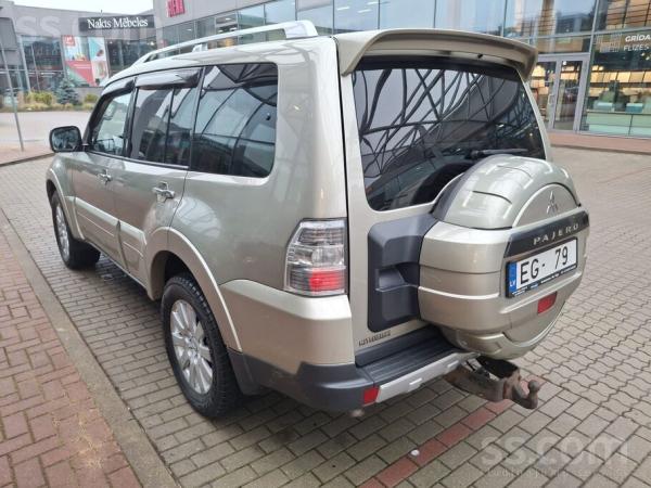 Brūns Mitsubishi Pajero 2009 Rīga, ar dzinēja tilpumu 3.20 L un nobraukumu 192 tūkst. km par 7400 €, foto 5 vietnē AUTOMOTO.COM.LV