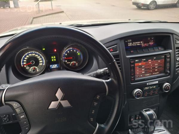 Brūns Mitsubishi Pajero 2009 Rīga, ar dzinēja tilpumu 3.20 L un nobraukumu 192 tūkst. km par 7400 €, foto 9 vietnē AUTOMOTO.COM.LV