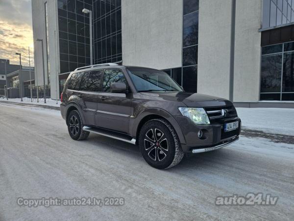 Brown Mitsubishi Pajero 2011 in Tartu, with an engine capacity of 3.20 L and mileage of 237 thousand km for 19500 €, photo 1 on AUTOMOTO.COM.LV
