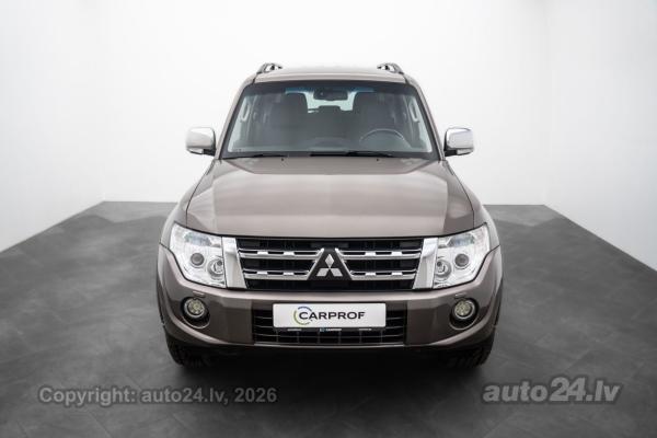 Brown Mitsubishi Pajero 2012 in Tallinn, with an engine capacity of 3.20 L and mileage of 289 thousand km for 15999 €, photo 2 on AUTOMOTO.COM.LV
