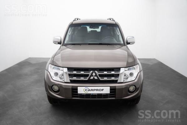 Brown Mitsubishi Pajero 2012 in Tallinn, with an engine capacity of 3.20 L and mileage of 289 thousand km for 15999 €, photo 2 on AUTOMOTO.COM.LV