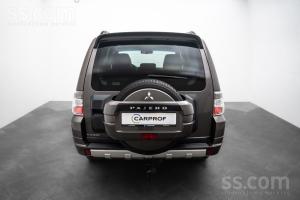 Brūns Mitsubishi Pajero 2012 Tallina, ar dzinēja tilpumu 3.20 L un nobraukumu 289 tūkst. km par 15999 €, foto 6 vietnē AUTOMOTO.COM.LV