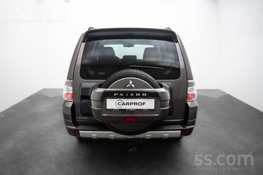 Brūns Mitsubishi Pajero 2012 Tallina, ar dzinēja tilpumu 3.20 L un nobraukumu 289 tūkst. km par 15999 €, foto 6 vietnē AUTOMOTO.COM.LV