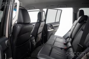 Brūns Mitsubishi Pajero 2012 Tallina, ar dzinēja tilpumu 3.20 L un nobraukumu 289 tūkst. km par 15999 €, foto 9 vietnē AUTOMOTO.COM.LV