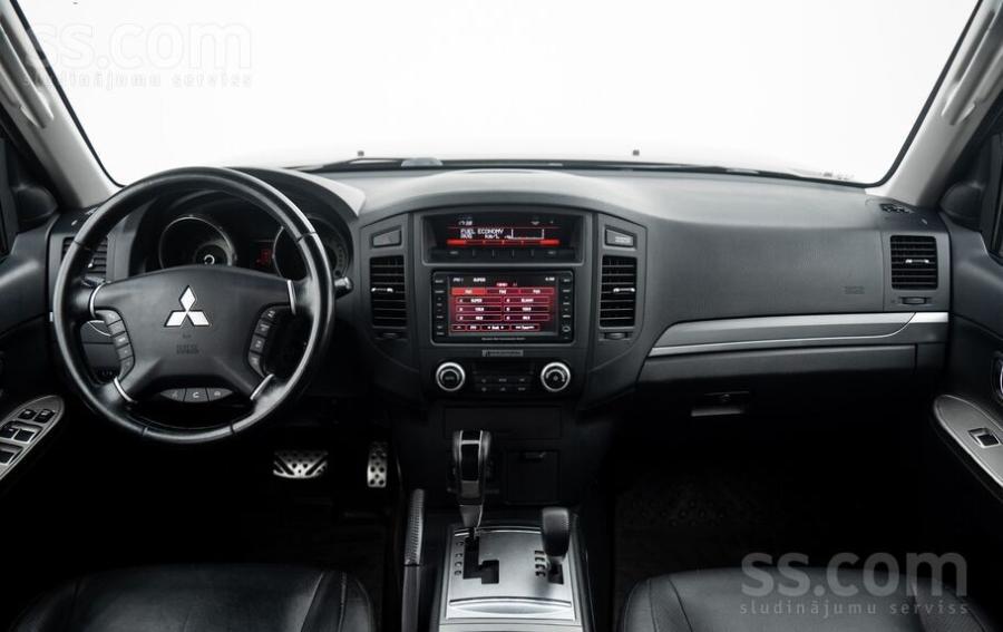 Brūns Mitsubishi Pajero 2012 Tallina, ar dzinēja tilpumu 3.20 L un nobraukumu 289 tūkst. km par 15999 €, foto 13 vietnē AUTOMOTO.COM.LV