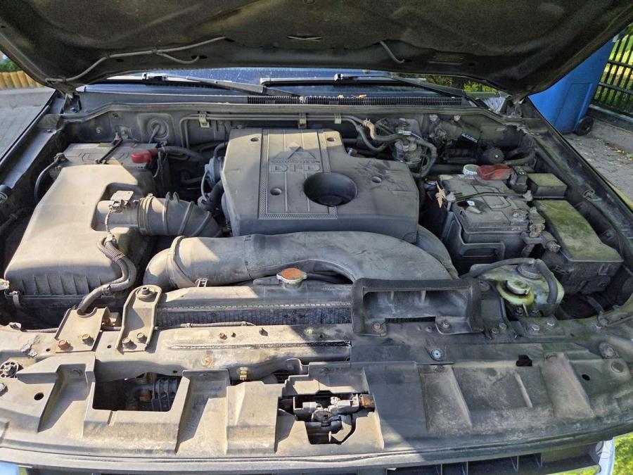 Brown Mitsubishi Pajero 2012 in Vilnius, with an engine capacity of 3.20 L and mileage of 300 thousand km for 7900 €, photo 15 on AUTOMOTO.COM.LV