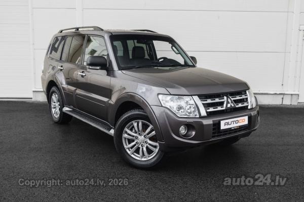 Brūns Mitsubishi Pajero 2012 Tallina, ar dzinēja tilpumu 3.20 L un nobraukumu 289 tūkst. km par 12999 €, foto 4 vietnē AUTOMOTO.COM.LV