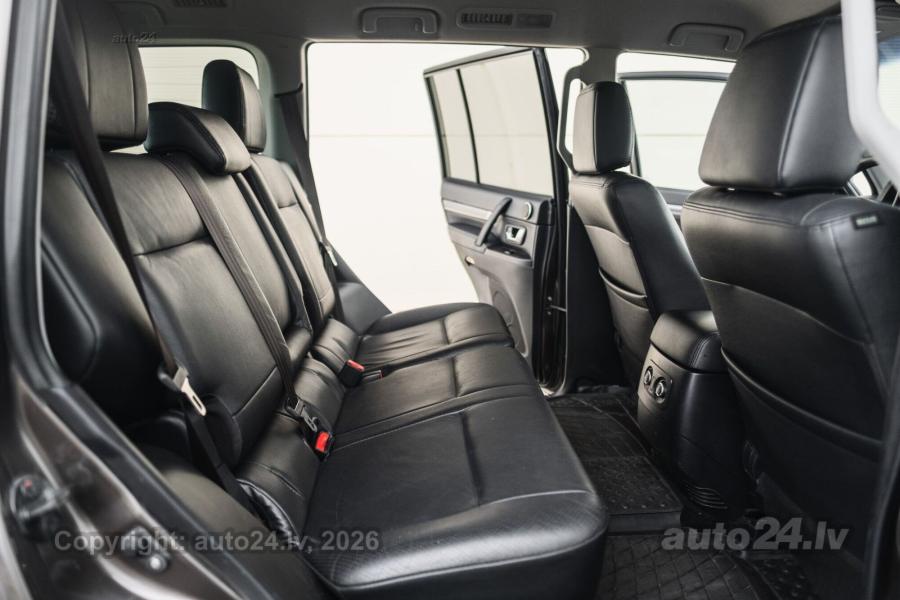 Brūns Mitsubishi Pajero 2012 Tallina, ar dzinēja tilpumu 3.20 L un nobraukumu 289 tūkst. km par 12999 €, foto 13 vietnē AUTOMOTO.COM.LV