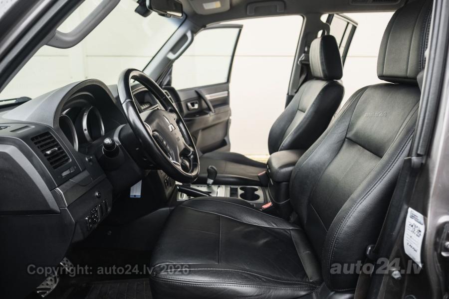 Brūns Mitsubishi Pajero 2012 Tallina, ar dzinēja tilpumu 3.20 L un nobraukumu 289 tūkst. km par 12999 €, foto 17 vietnē AUTOMOTO.COM.LV