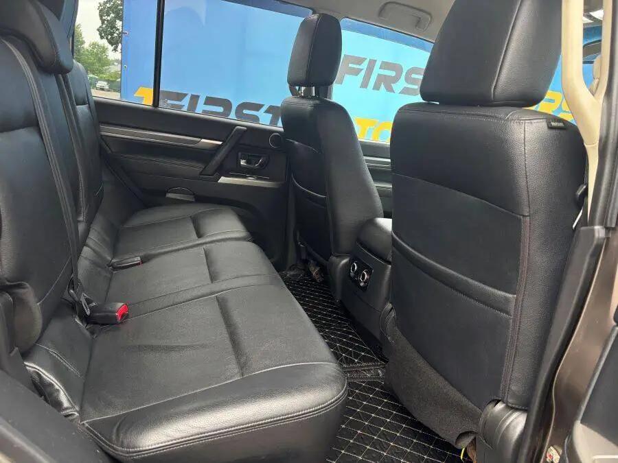 Brūns Mitsubishi Pajero 2015 Rīga, ar dzinēja tilpumu 3.20 L un nobraukumu 237 tūkst. km par 14950 €, foto 10 vietnē AUTOMOTO.COM.LV